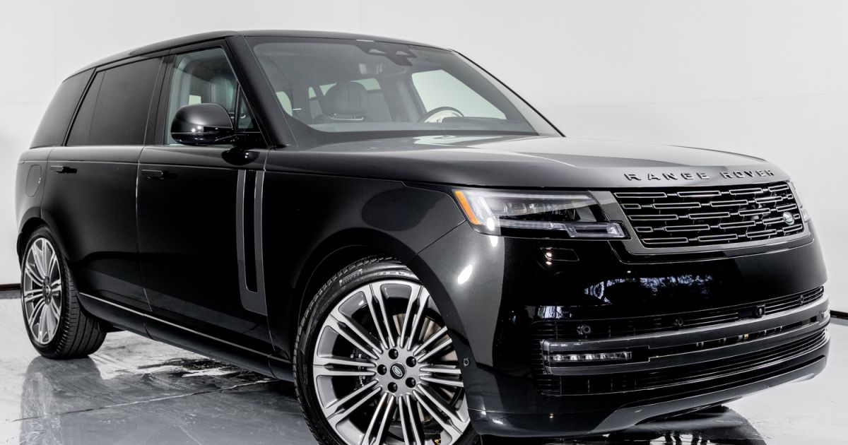 Used 2024 Land Rover Range Rover SE for sale at HGreg